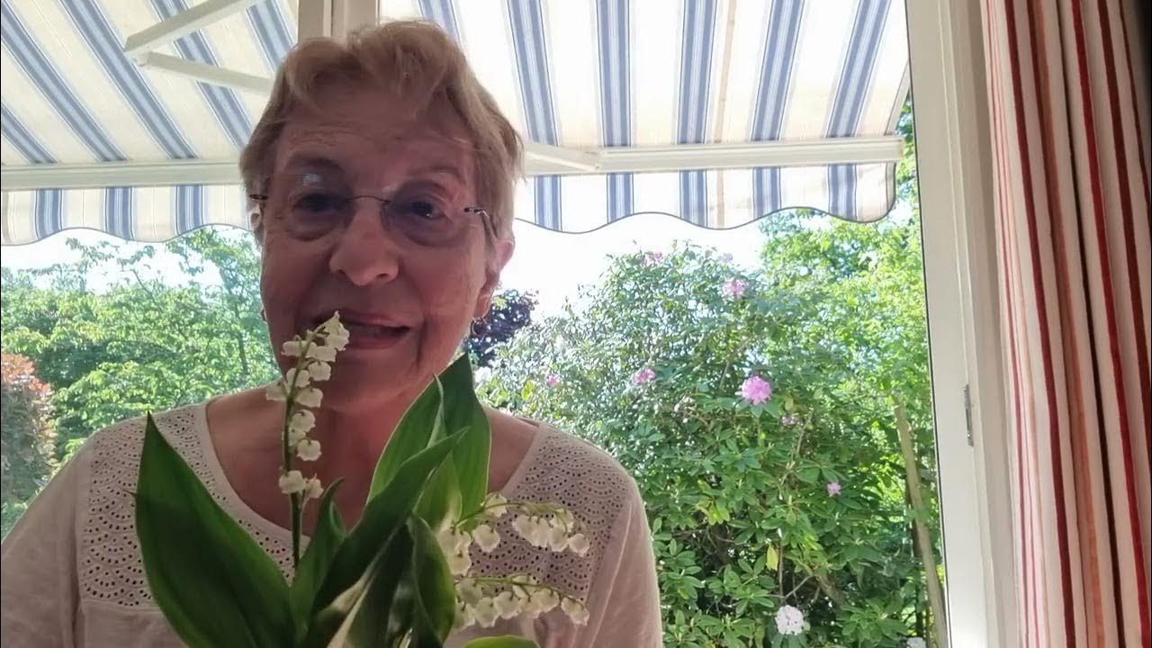 Le premier mai et le muguet - YouTube