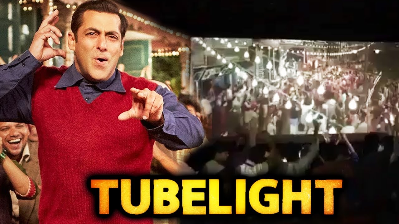 FANS Dances On RADIO Song In The Theater - Salman Khan's Tubelight ...