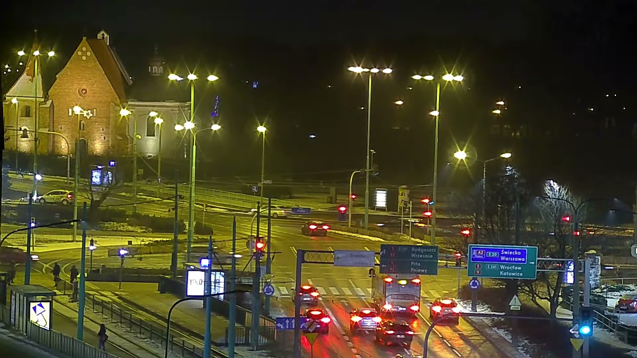 Wypadek Poznań Rondo Śródka 2022 01 09 - YouTube