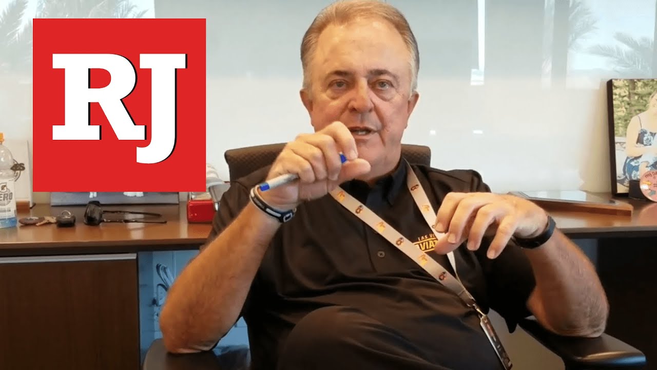 Don Logan talks about infamous baseball card. - YouTube