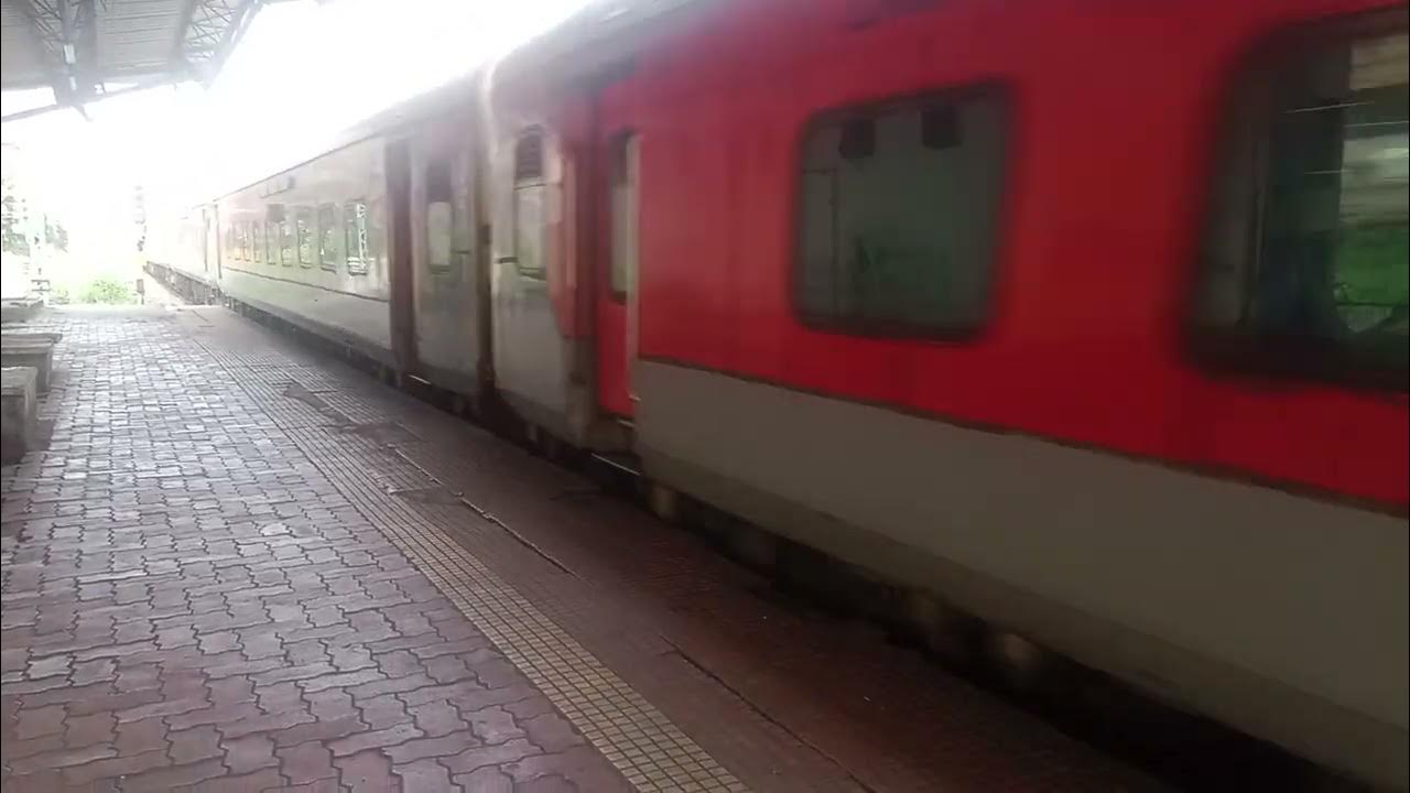 22732 Down CSMT - Hyderabad SF Express Passing Dombivli - YouTube