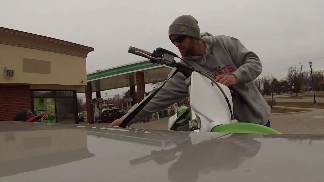 Kawasaki KX125 on the Cheap TWO STROKE - YouTube