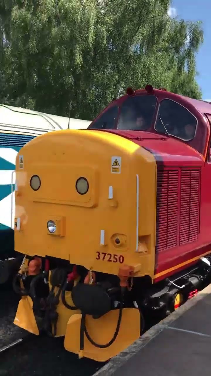 EWS 37250 arriving at Keighley with 50021 in the background #railway # ...