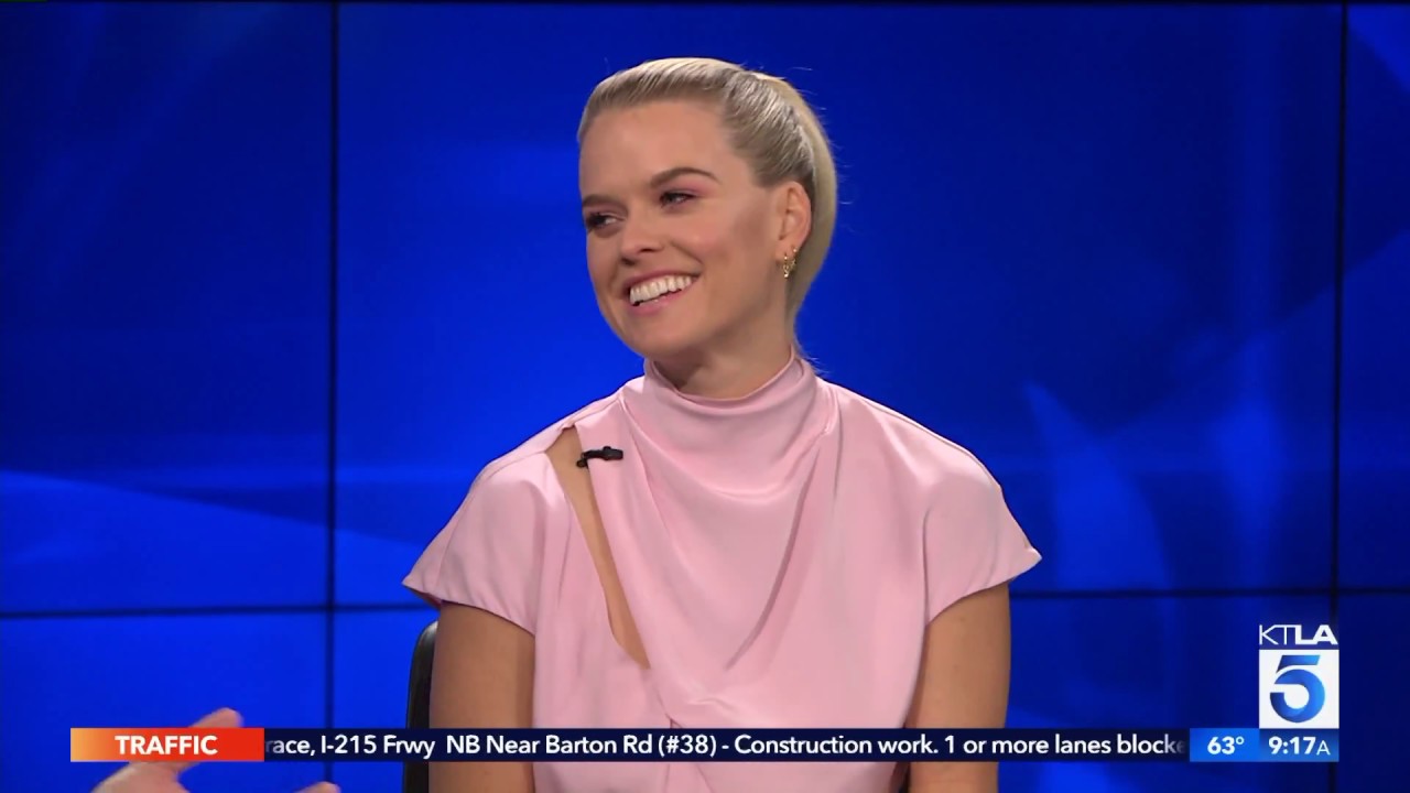 Alice Eve on the Painful Fight Scenes in Marvel's "Iron Fist" - YouTube