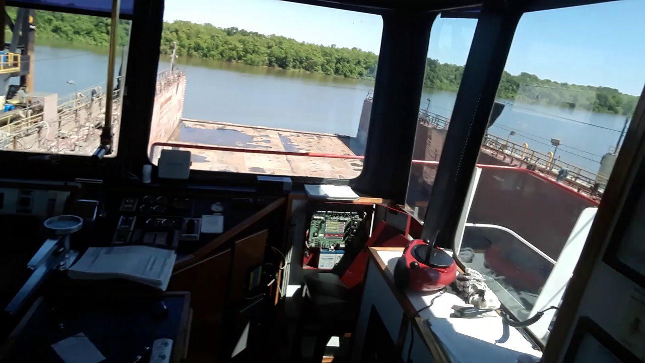 #withme What it's like to live to a Tug Boat... wheel house tour. - YouTube