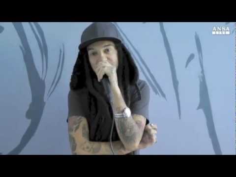 Tra rap e Giamaica, Vacca torna in scena - YouTube