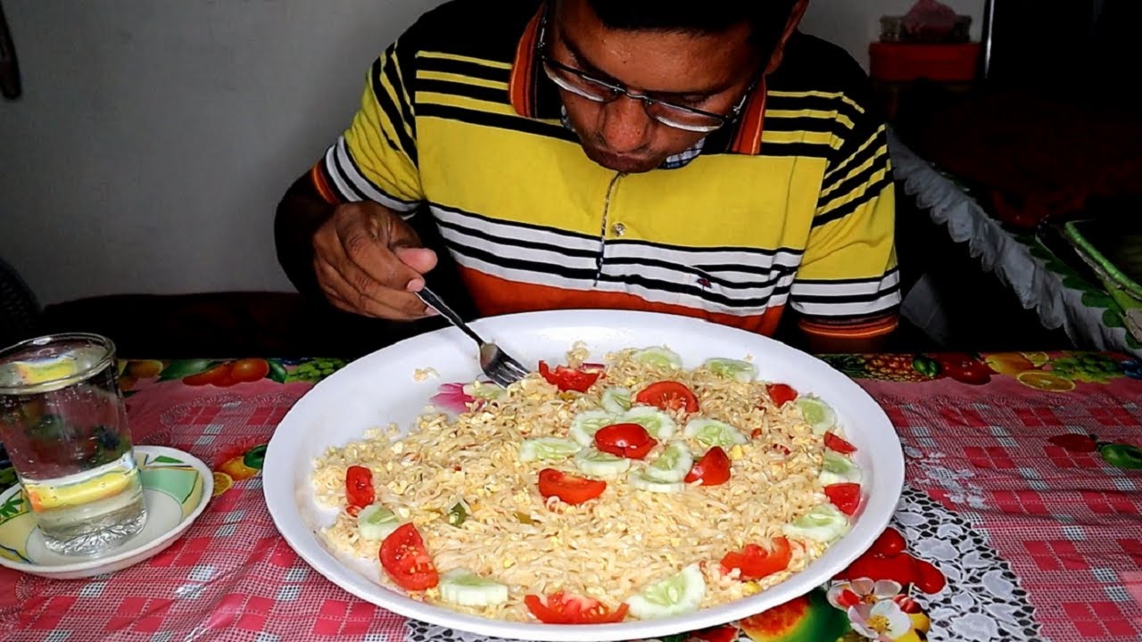 EATING BEST SPICY COCOLA EGG NOODLES RECIPE How TO Cooking Eggs Noodles ...