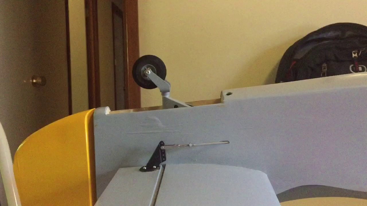 Retractable tail wheel - YouTube