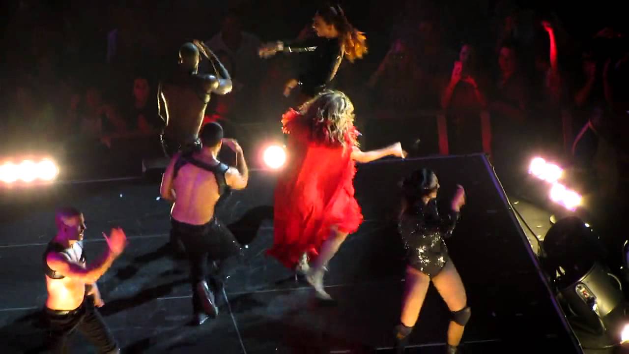 Jennifer Lopez - On The Floor (Live from Miami, 08/31/12) - YouTube