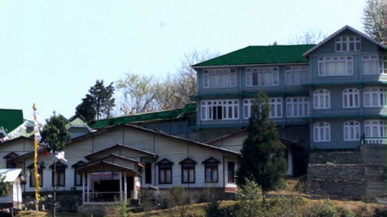 Hotel Pemaling Dirang, Arunachal(Diganta Travels) - YouTube