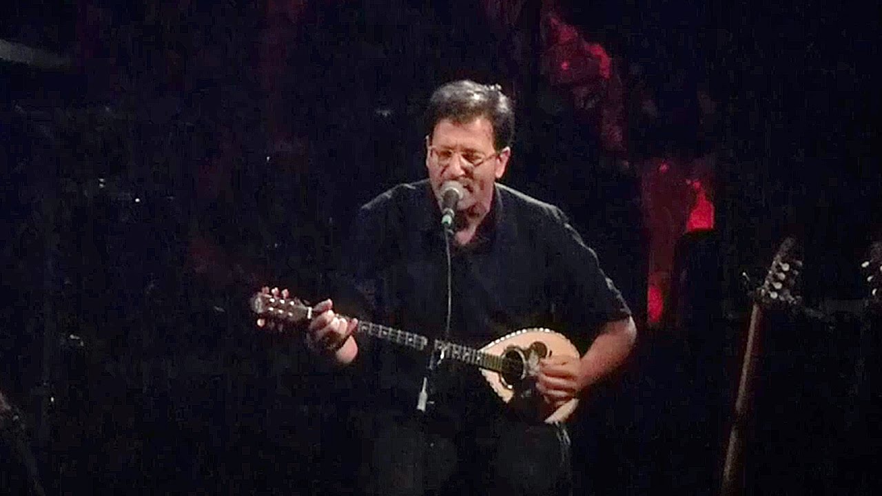 Θανάσης Παπακωνσταντίνου - Πεχλιβάνης (Θέατρο Δάσους 8/6/2016) - YouTube