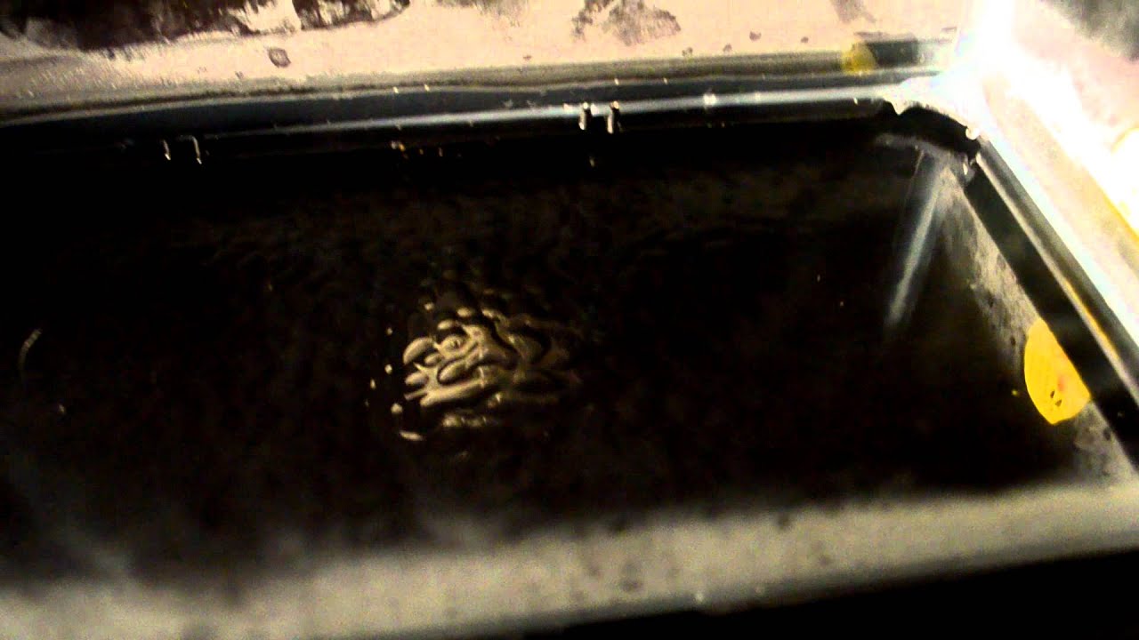 Homemade Cloud Chamber - YouTube