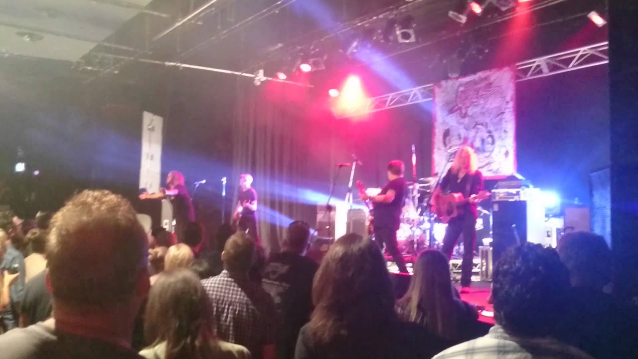 Screaming Jets - Sad Song @ The Metro 201115 - YouTube
