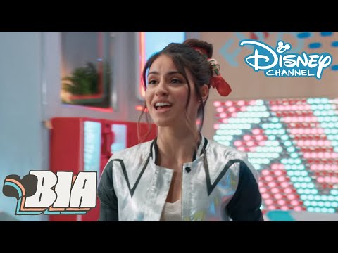 Bia | Liedje: Si Vuelvo A Nacer 🎵 (aflevering 5)  | Disney Channel BE