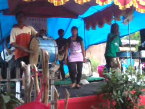 Lucu, music orkes Takalar 2 ca`doleng-doleng lewat (By. dg120mo`)