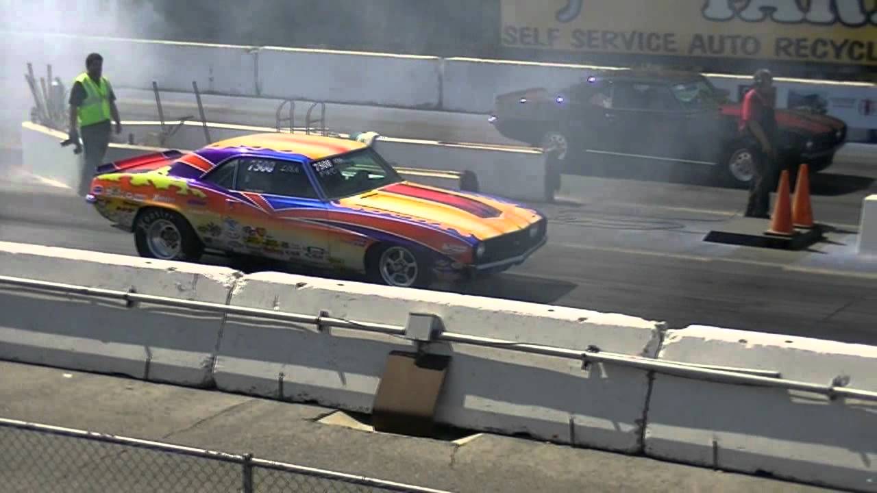 Irwindale Dragstrip summit race camaro vs camaro 8/26/2012 - YouTube