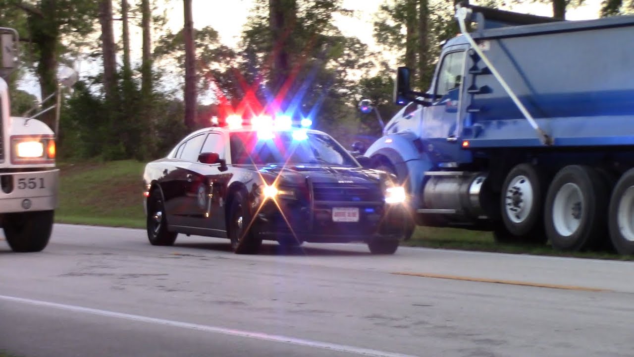 Florida Highway Patrol Responding With Dual Sirens - YouTube
