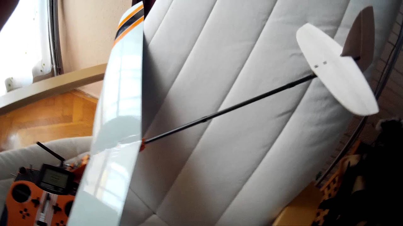 Big ViCK 1meter DLG - YouTube