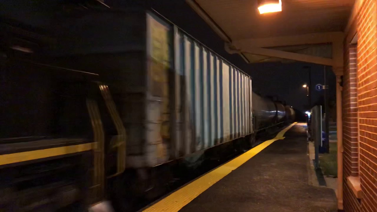 IAIS 512 leads BIRI- (Blue Island to Rock Island) - Mokena, IL - 12/20 ...