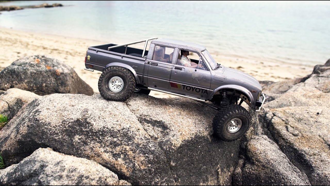 Toyota Hilux rc crawler - Pure Rock Crawling #1 - YouTube