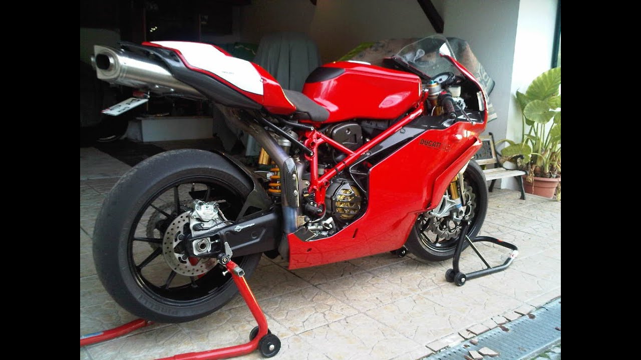 Ducati 749r Superbike + OnBoard! - YouTube