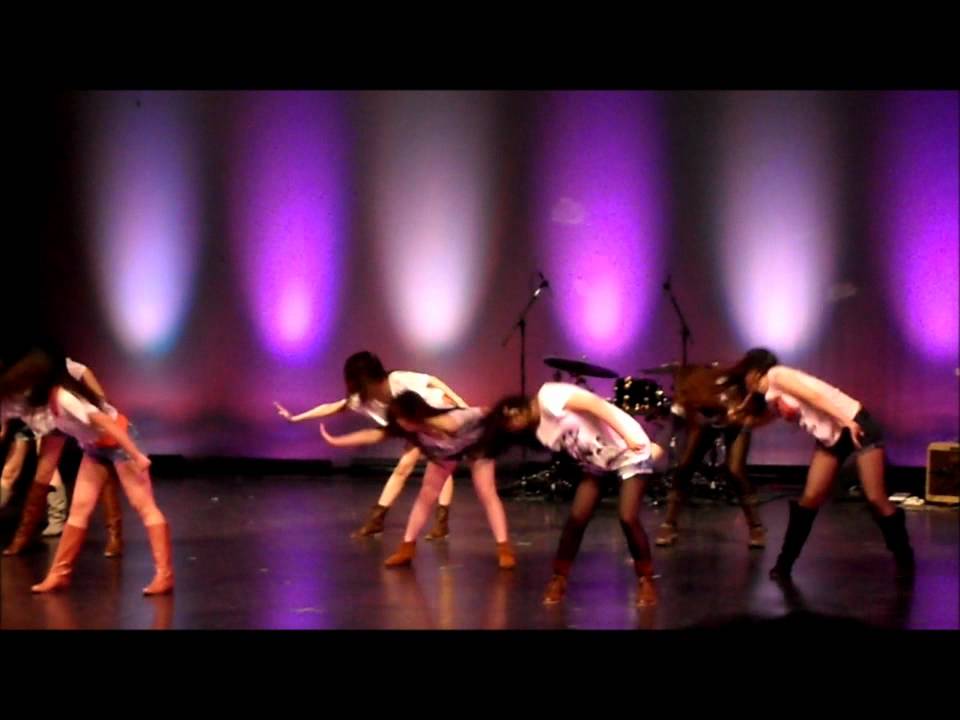 McMaster CSSA 2011 Chinese new year dance - YouTube