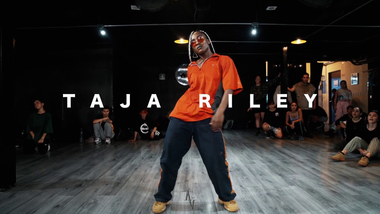 Taja Riley - class Mexico City - YouTube