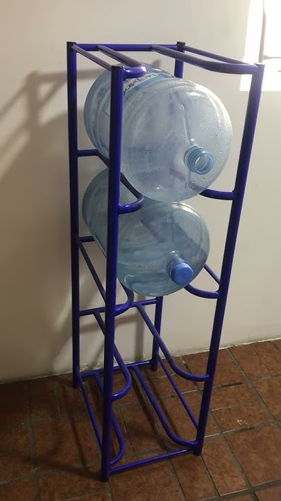 Exhibidor para 5 garrafones - YouTube