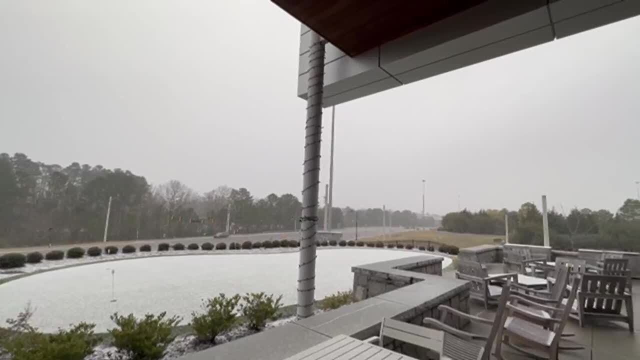 Snow outside WRDW News 12 station - YouTube