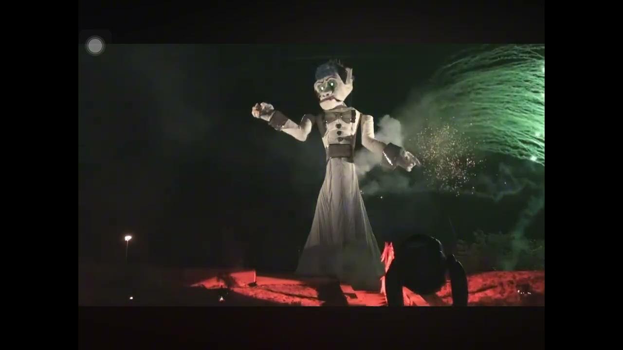 Burn Zozobra compilation part 2 2010 - YouTube