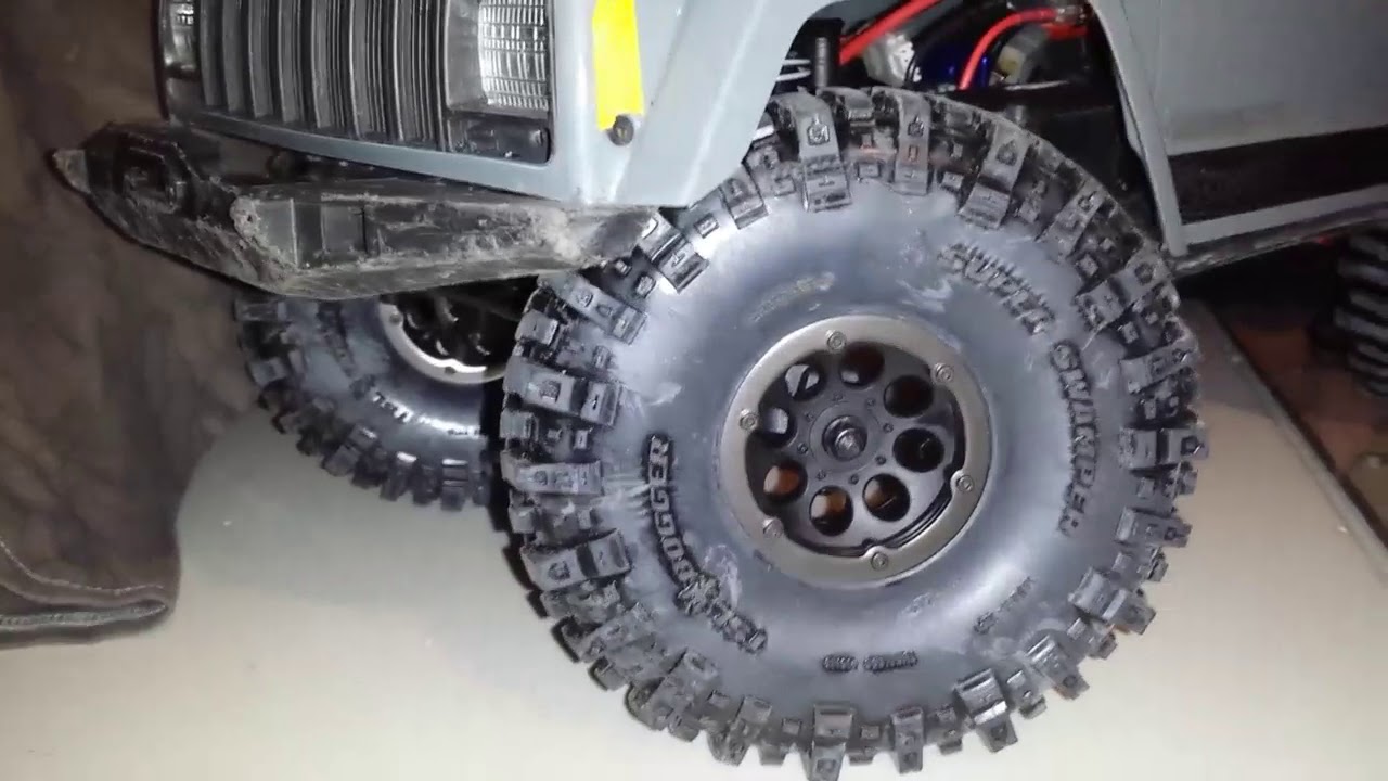 1.9" 5.40" tall BOGGER TSL next to the 2.2" 5.80" tall SHOWDOWN CR C3 ...