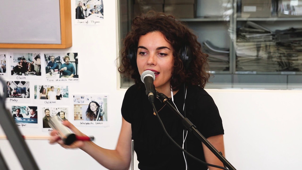 Angela Aux - Won't Break Any Day Now (detektor.fm-Session) - YouTube