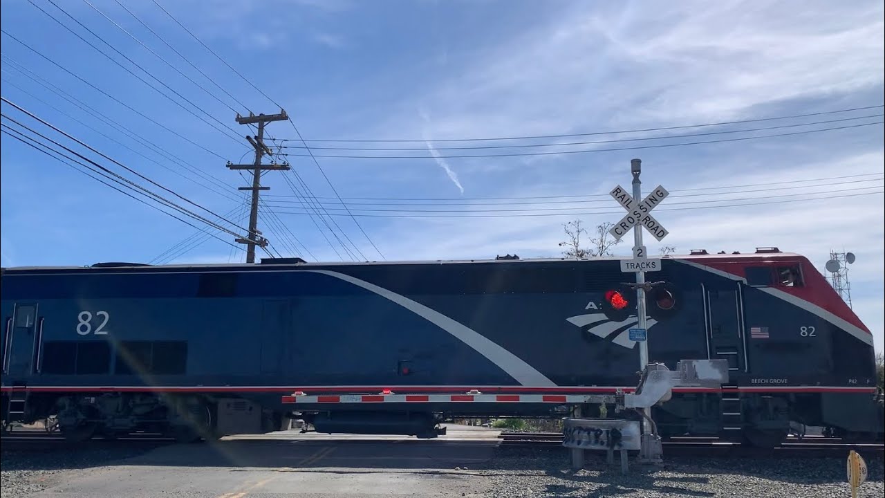 Amtrak 82 Phase VII Leads California Zephyr #5 West - 20th Street ...