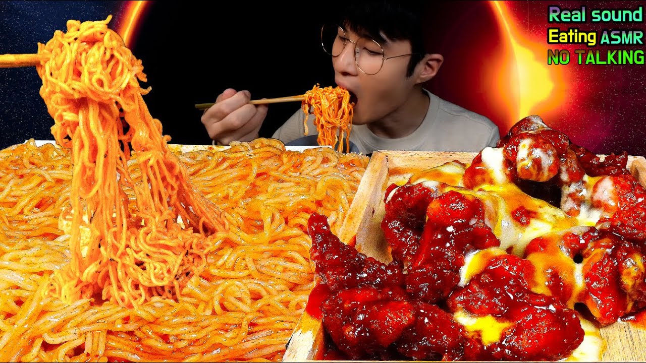 새콤 달콤한 비빔면 매콤한 치즈 양념 치킨 먹방 ~! bibim noodles & cheese seasoned spicy ...