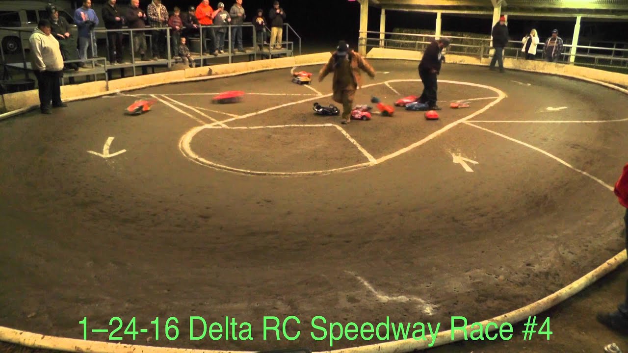 Figure 8 Race 1–24 16 Delta RC Speedway - YouTube