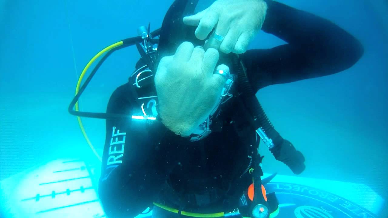 Ocean Reef Integrated full face mask Essential Skills - YouTube