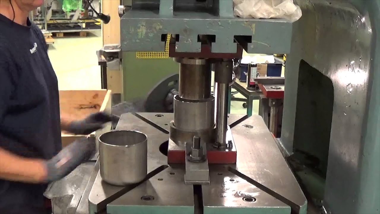 Stansning och pressning - YouTube