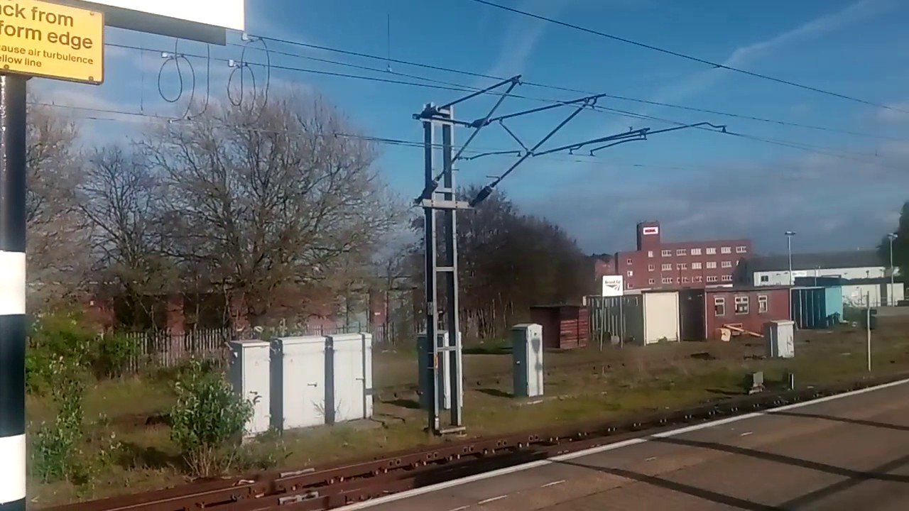 Newark north gate - YouTube