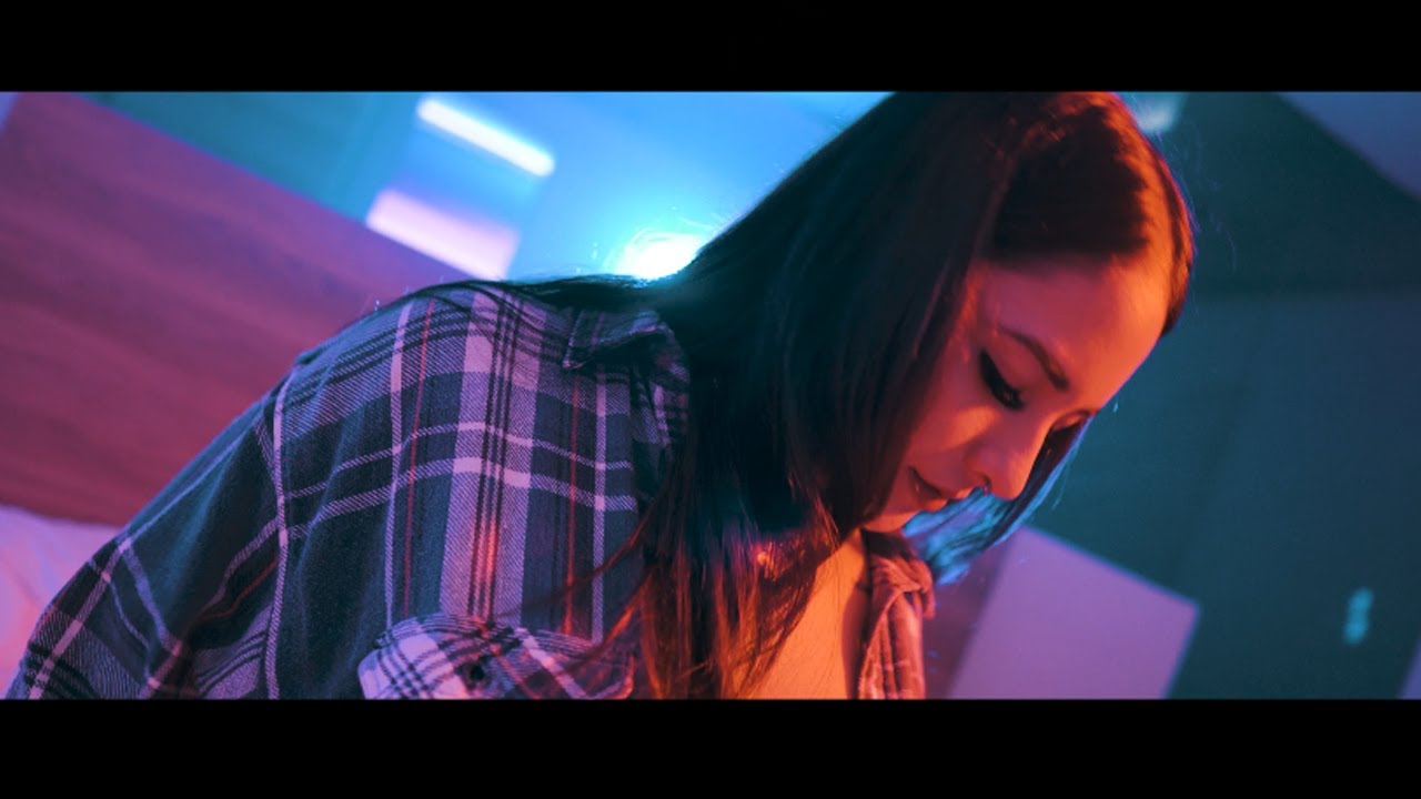 JACOB VALENCIA NO BUSCAN AMOR (Video Oficial) ELECTRO RAP - YouTube