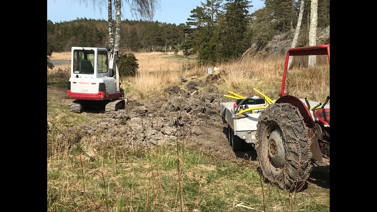 Digging down underground electrical to a automower - YouTube