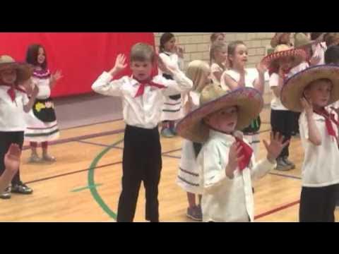Cinco De Mayo kindergarten dance - YouTube