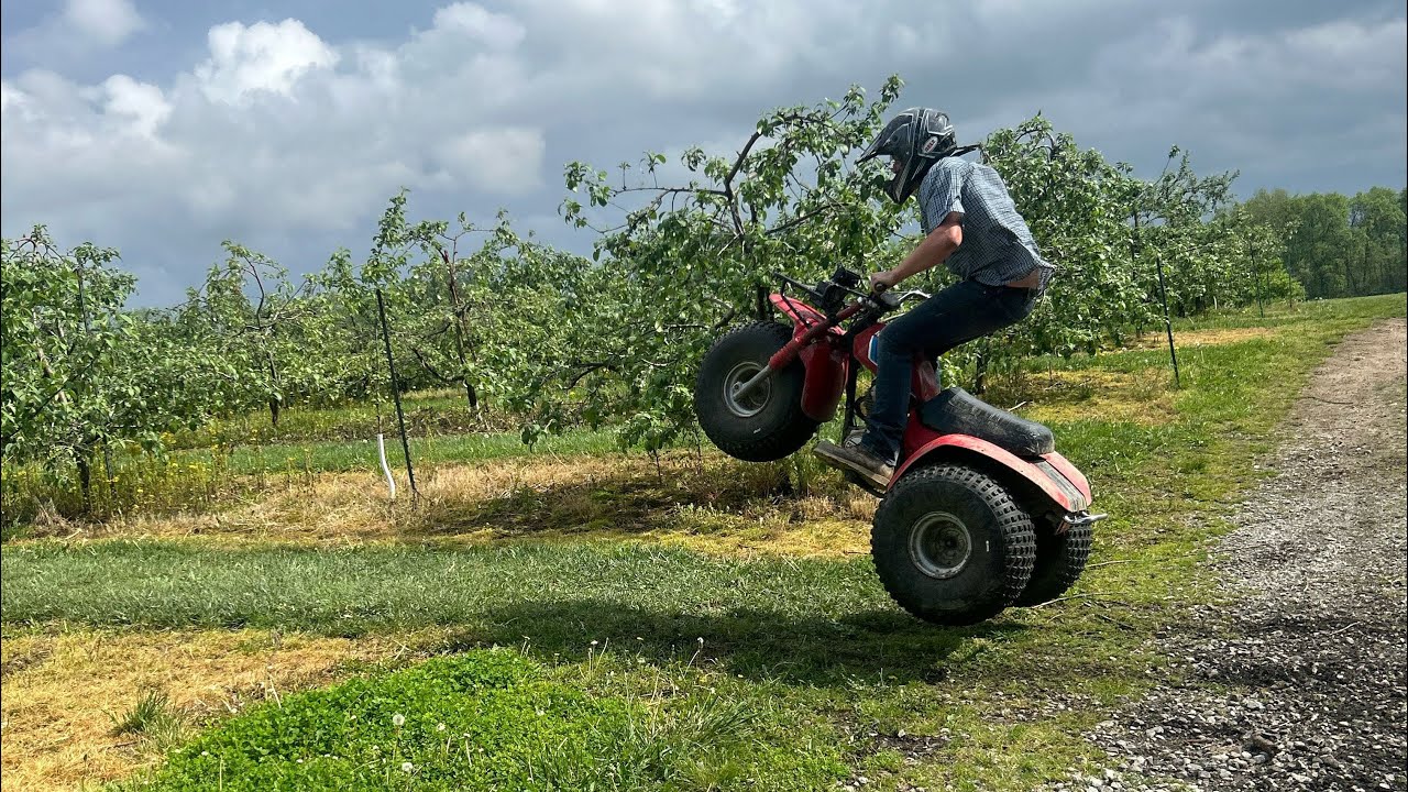How to ride a three wheeler properly - YouTube