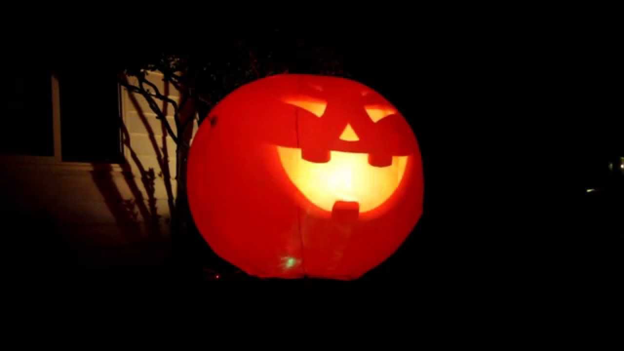 Singing Pumpkin - YouTube