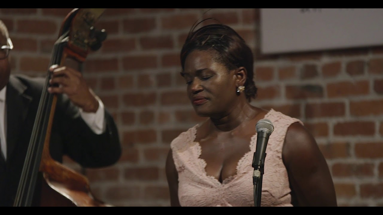 Douyé BODY AND SOUL (live) - YouTube