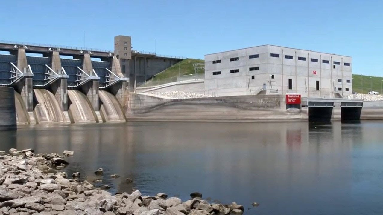Exploring a Hydroelectric Power Plant | FIND Iowa - YouTube