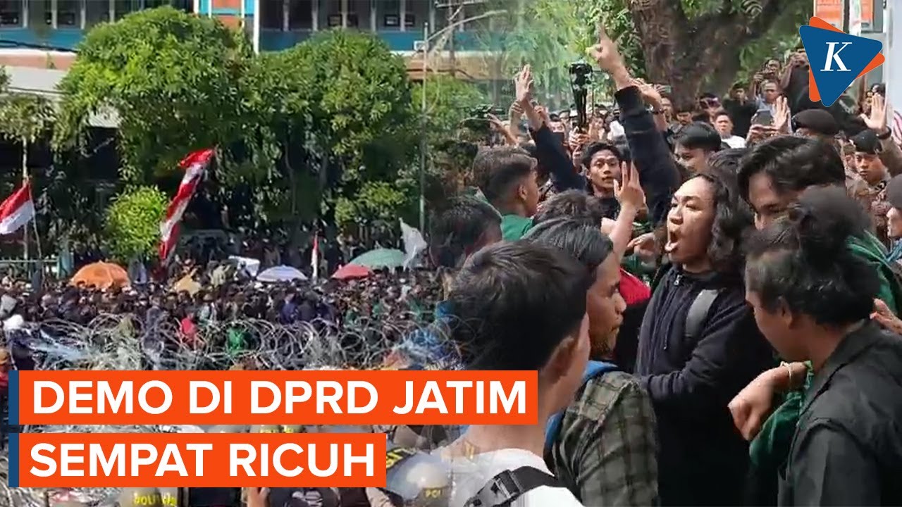 Demo Tolak RUU Pilkada di Surabaya Sempat Ricuh, Dipicu Lemparan Botol ...