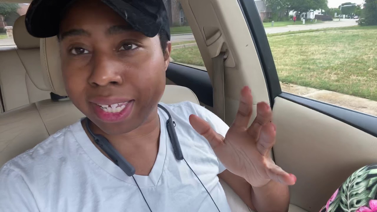 HelloLeesh vs. Gabbie Hanna: Analysis of a cat fight - YouTube