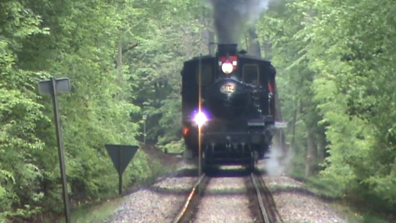 DSB K 582 med damptog i Gribskov i anledning af Græsted Veterantræf ...