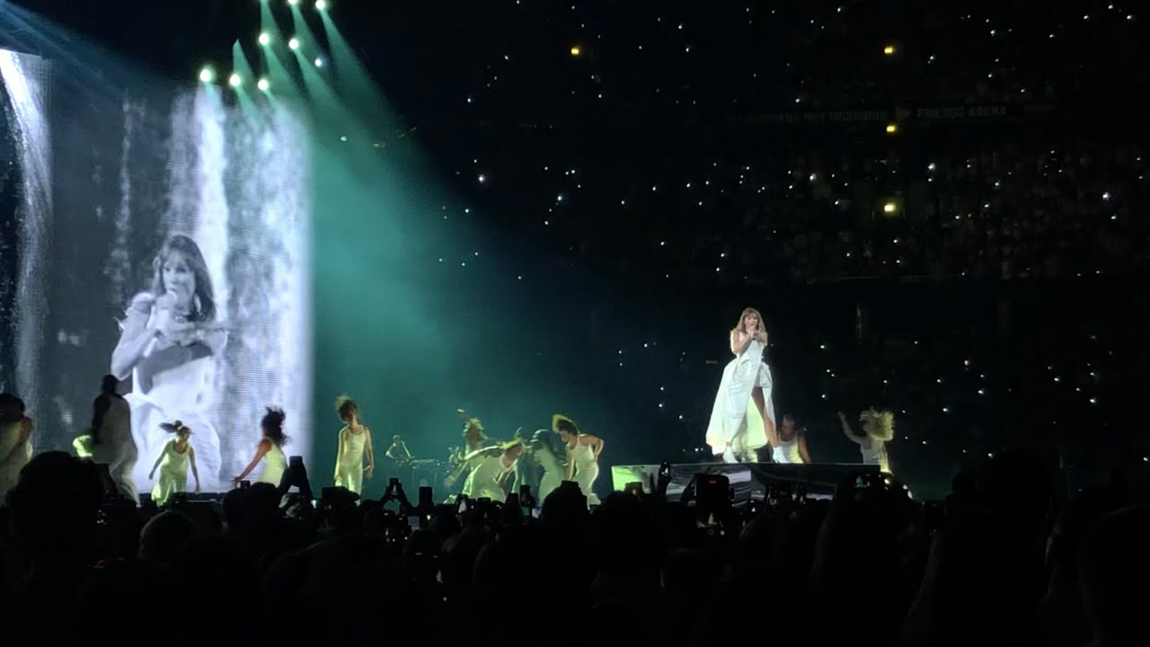 Taylor Swift - Who’s Afraid of Little Old Me live at the Eras Tour ...