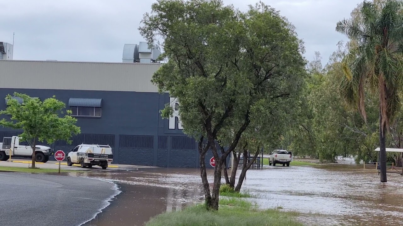 Narrabri flooding 28th Nov 2021 - YouTube